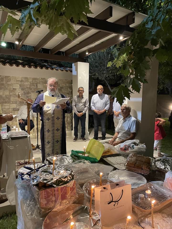 Πανηγυρικός Εσπερινός στο Άγιο Φανούριο Περιβολακίων Ραφήνας - Kirkinews